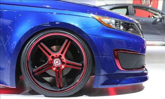 In the Fast Lane with Auto Emporium: Kia reveals a Superman Optima ...